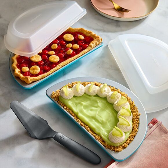 Pampered Chef | Dining | New Pampered Chef Half Pie Pan Server Set ...
